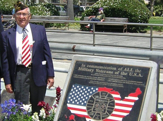 WWII veteran Bill Thomas, popular columnist has died | Sun Newspapers